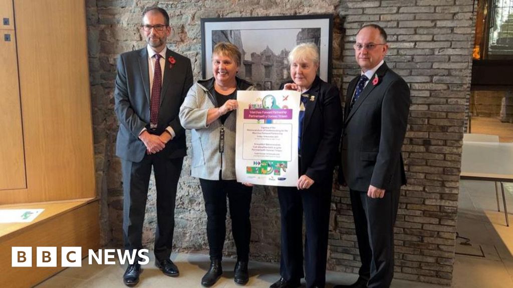 English and Welsh councils sign 'historic' cross-border deal - BBC News