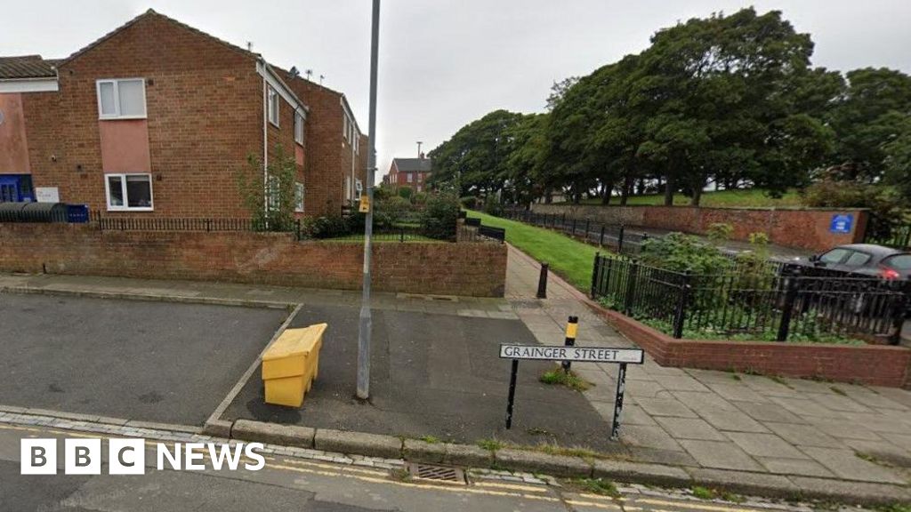 Hartlepool teenager in hospital after stabbing - BBC News