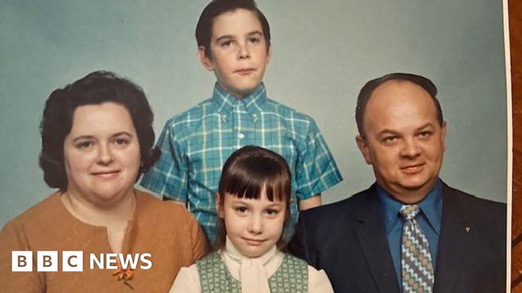 Goring man's search for birth family 'blew my mind' - BBC News