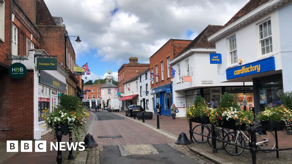 Godalming residents on key general election issues - BBC News