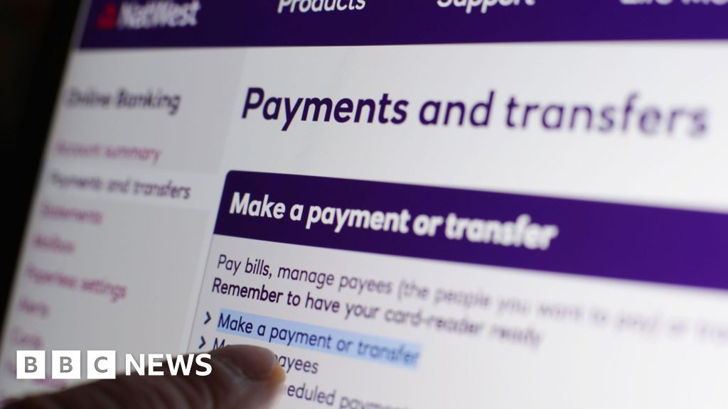 Warning after Guernsey firms caught by bank scam - BBC News