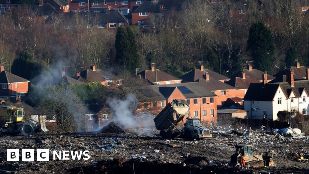Walleys Quarry: Agreement reached over landfill nuisance notice - BBC News
