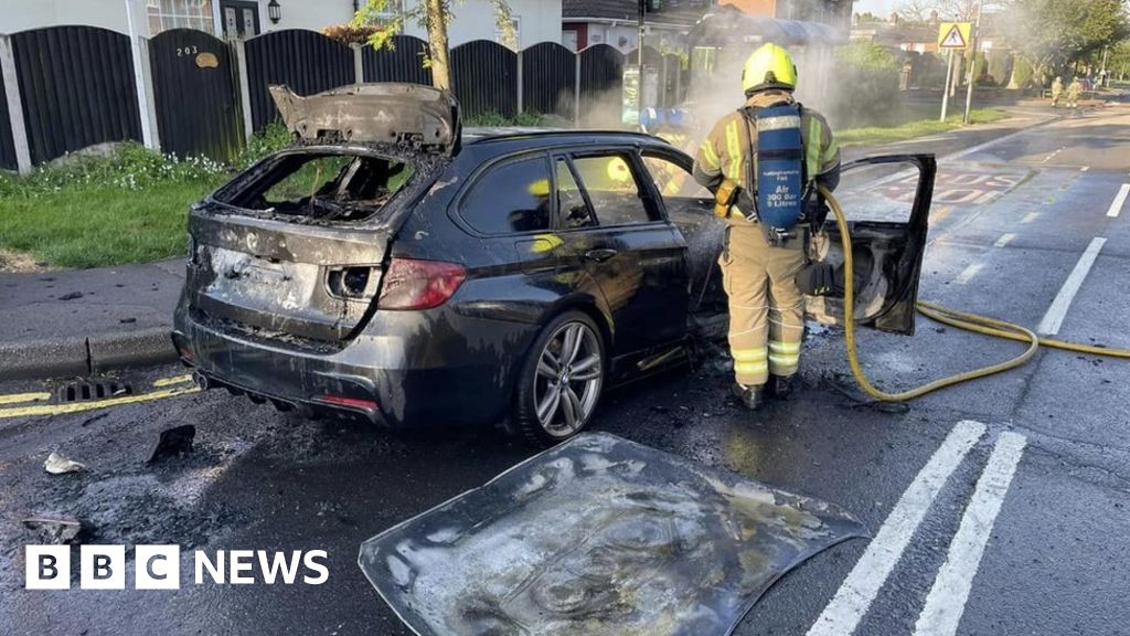 'Black cloud' visible as car fire shuts Bramcote road near A52 - BBC News