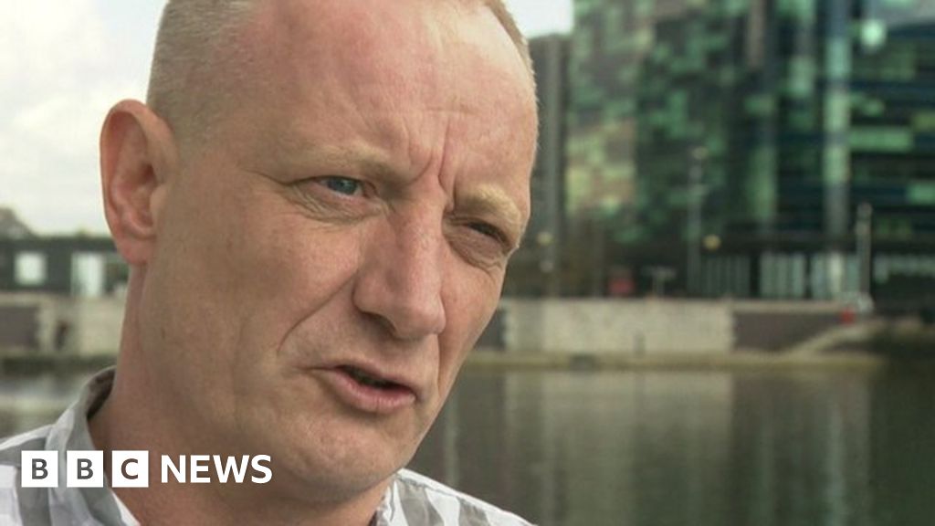 'Mr Big' Paul Massey shot dead in Salford attack - BBC News