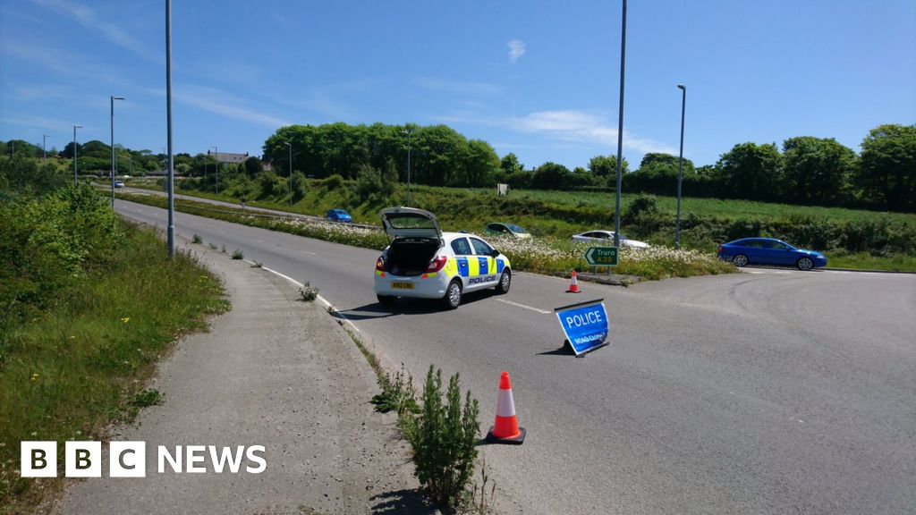 Truro crash: Elderly man dies after four-vehicle crash - BBC News