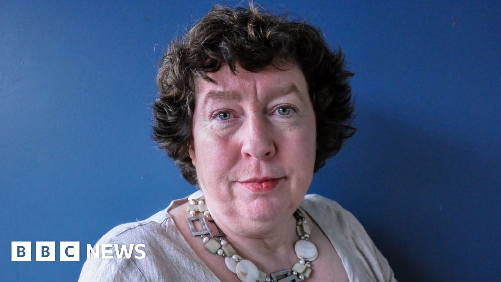 Helen Mary Jones returns as Plaid AM, replacing Simon Thomas - BBC News