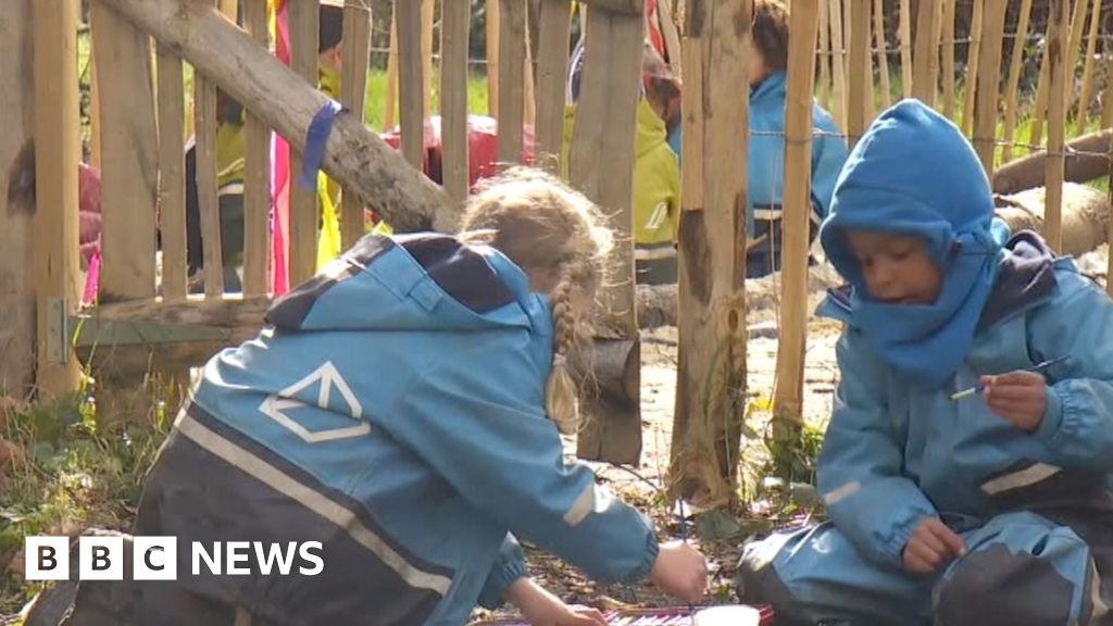 Why some parents send kids to outdoor schools - BBC News