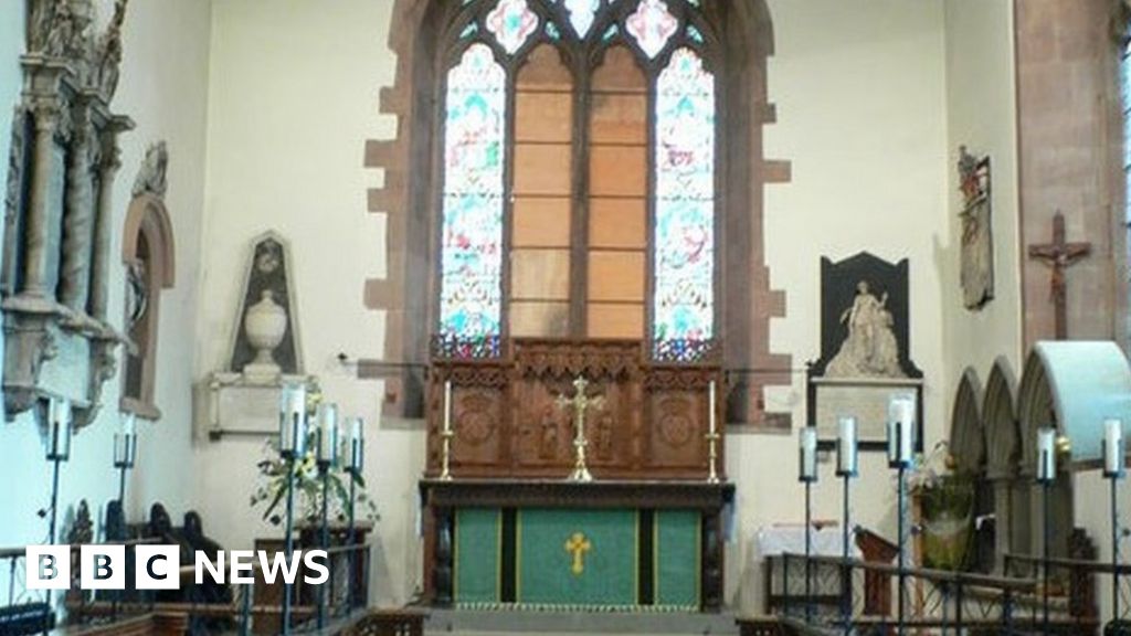 Ruthin St Peter's Church in 'write on our roof' invite - BBC News