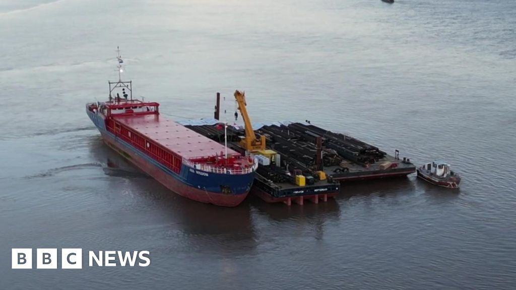 H&S Wisdom cargo ship which was stuck in the Humber refloated