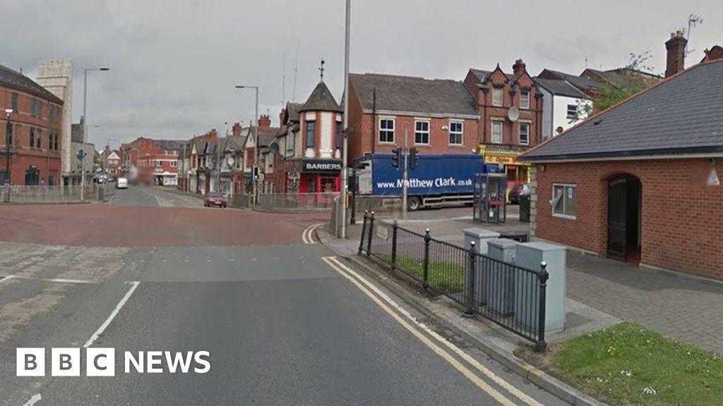 Wrexham toilets to become night-time 'welfare centre' - BBC News