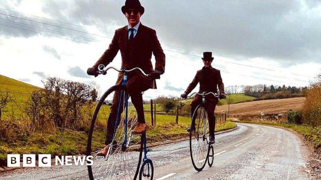 Penny farthing pair head off from Henley on Paris charity ride