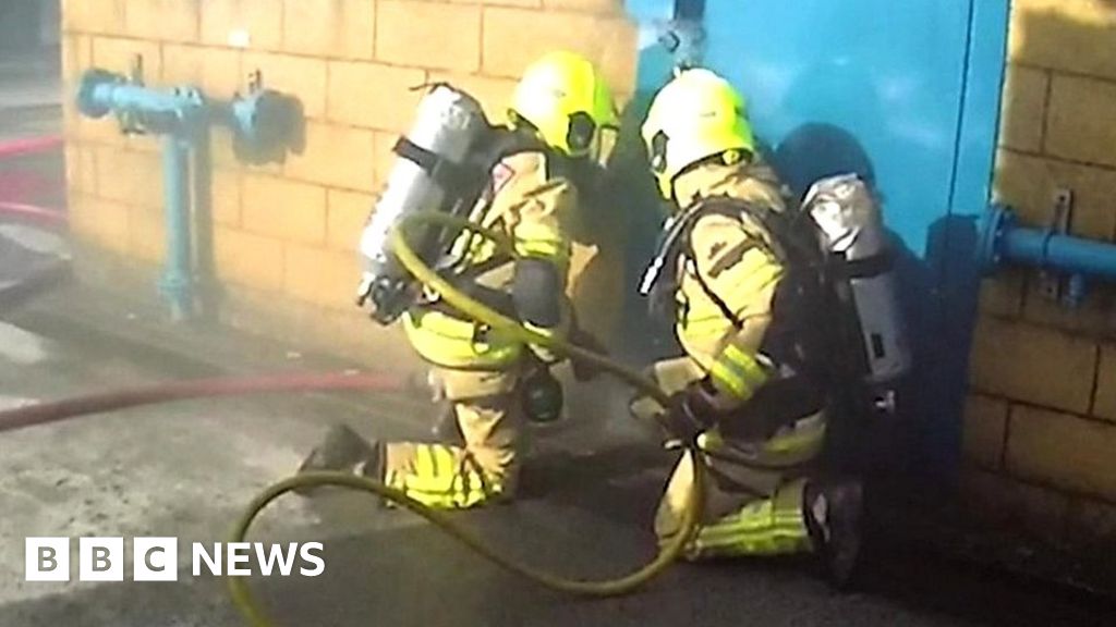 South Wales Fire and Rescue trials bodycams to protect crews - BBC News