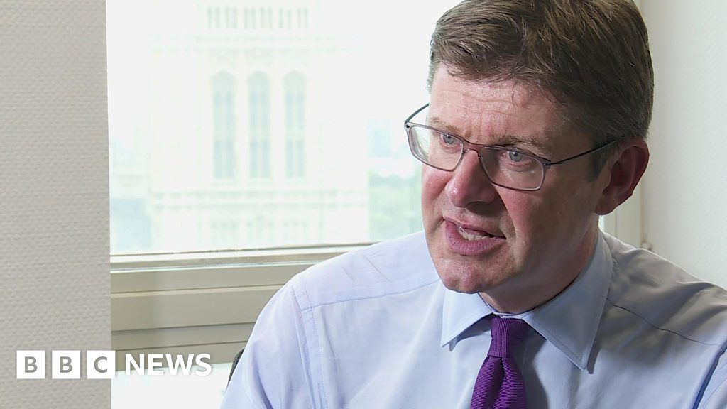 Greg Clark: Business Brexit fears must be resolved - BBC News