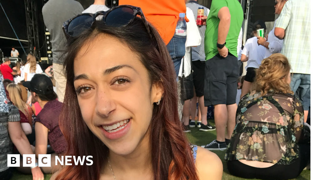 'My mum saved my life during anorexia treatment', Kent woman says