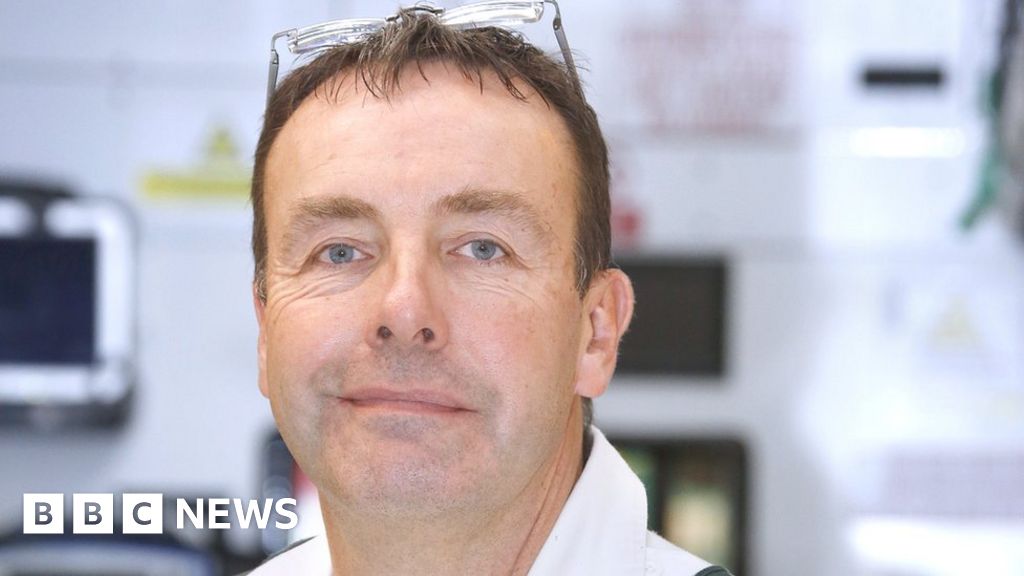 Man jailed for headbutting Coventry paramedic - BBC News