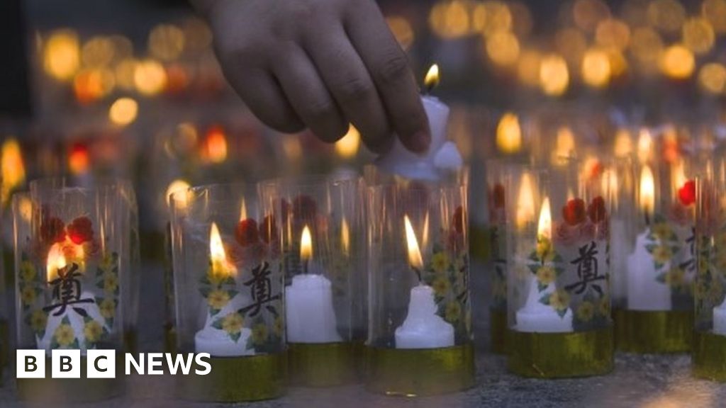 China explosions: Doubts raised over chemical licences - BBC News