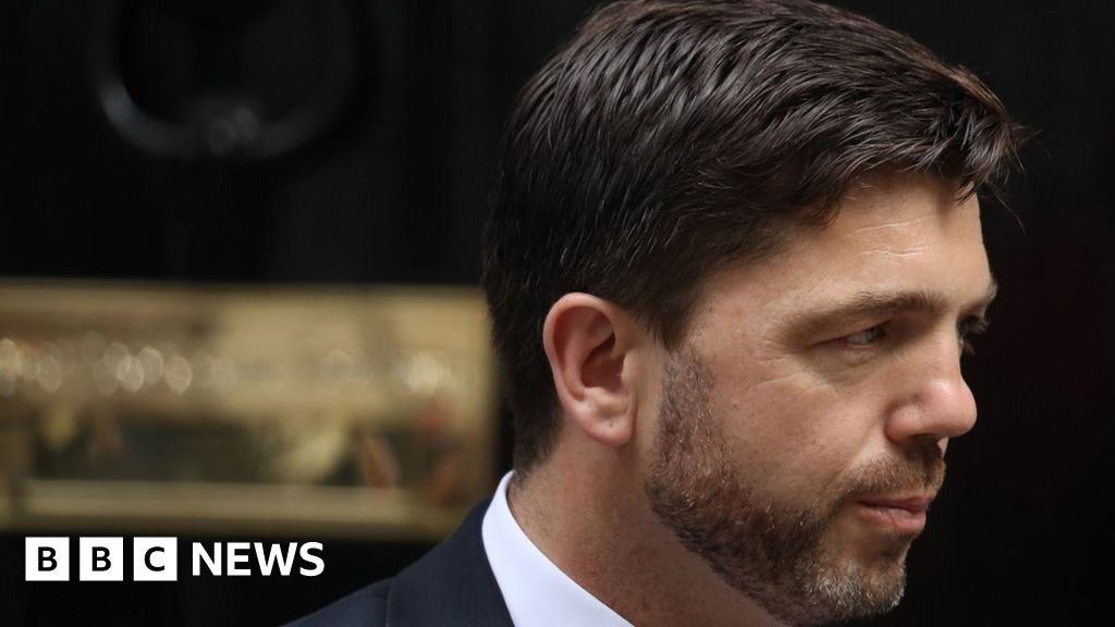 Tory contender Stephen Crabb pledges £100bn fund - BBC News