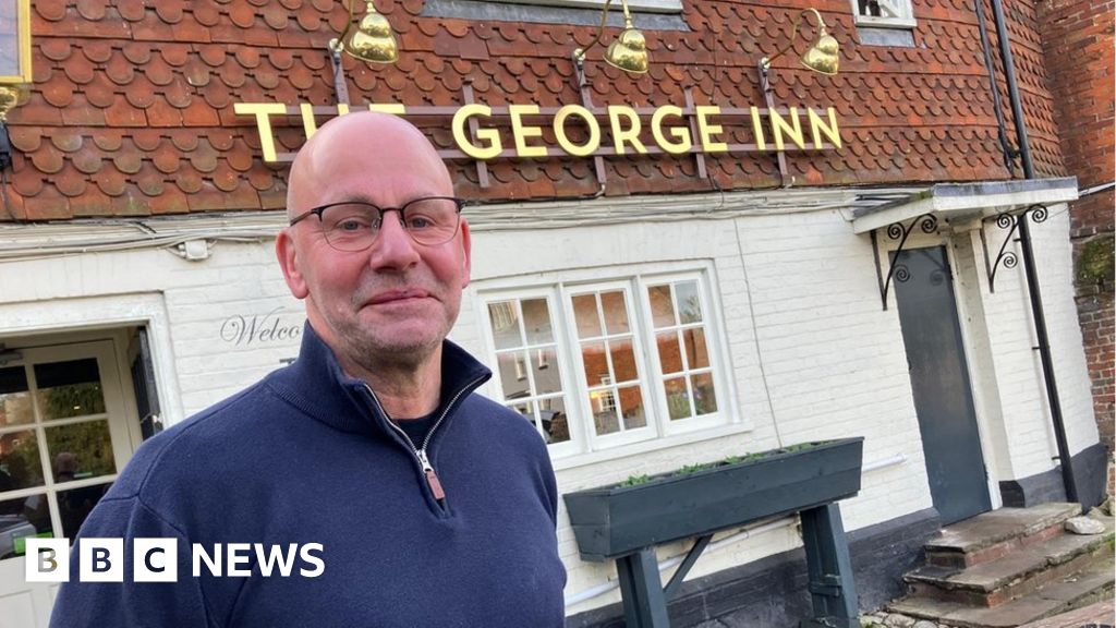 Maidstone pub landlord says takings down 50% due to road closure - BBC News