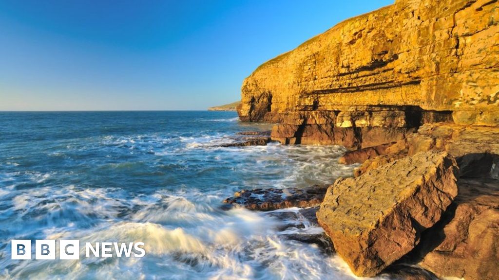 Climber dies in fall from cliffs at Guillemot Ledge