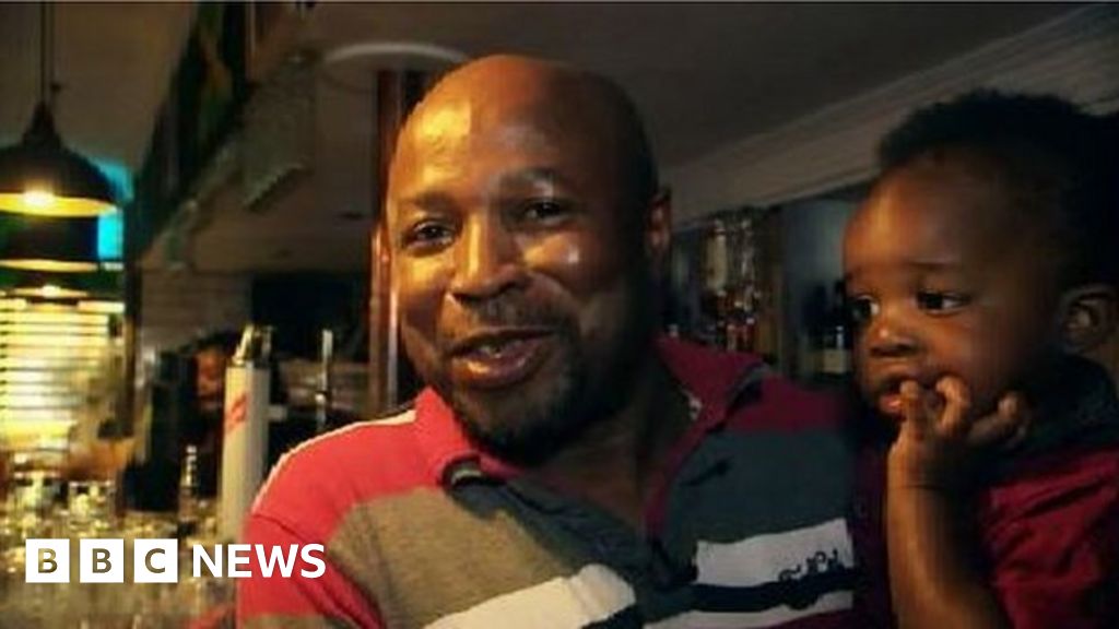 60 seconds: A glimpse into Wales' migrant population - BBC News
