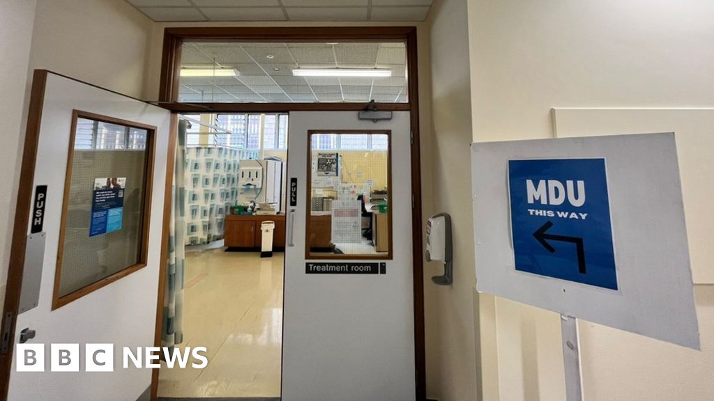 Jersey General Hospital reorganises wards to get more beds - BBC News