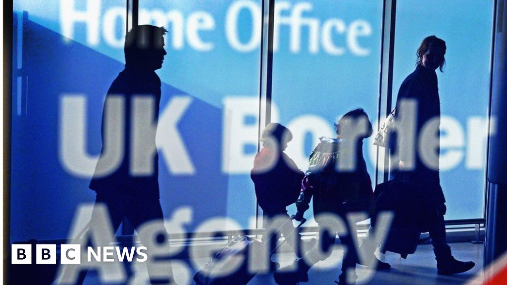 Brexit: UK will struggle to change UK borders in time, says watchdog