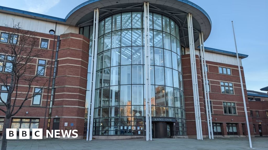 B﻿oy, 16, charged with attempted murder after Nottingham stabbing