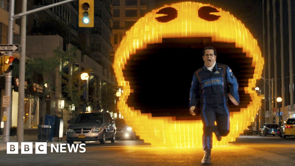 Pixel movie anti-piracy mix-up and other tech news - BBC News