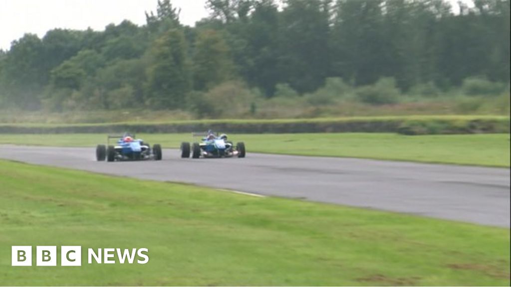 Pembrey Circuit marks 25 years of motor racing - BBC News