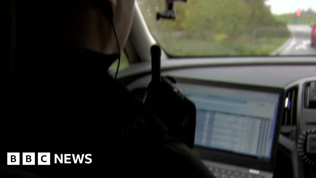 Apps cut crime in Avon and Somerset, claims police chief - BBC News