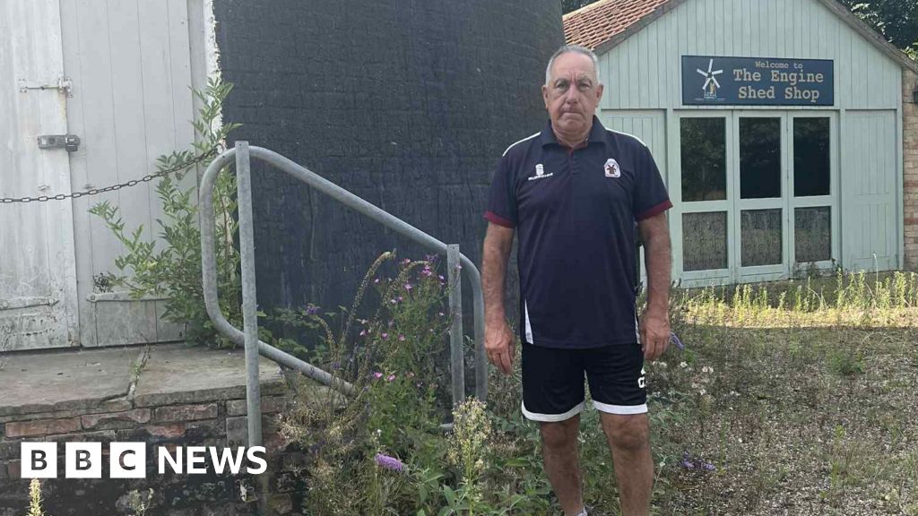 'No hope' for Alford Windmill as volunteer group disbands - BBC News
