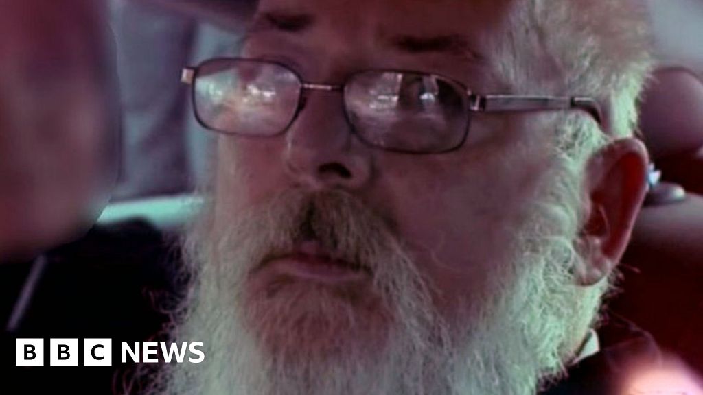 World's End serial killer Angus Sinclair dies - BBC News