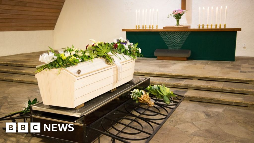Colwyn Bay crematorium to provide online funerals - BBC News
