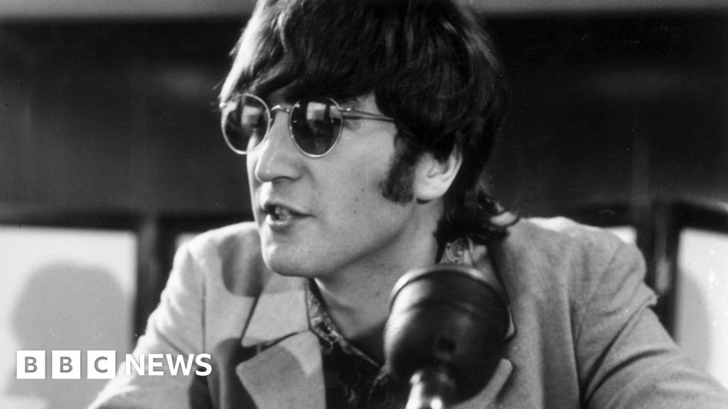 Angry Beatles' break-up letter sells at auction - BBC News