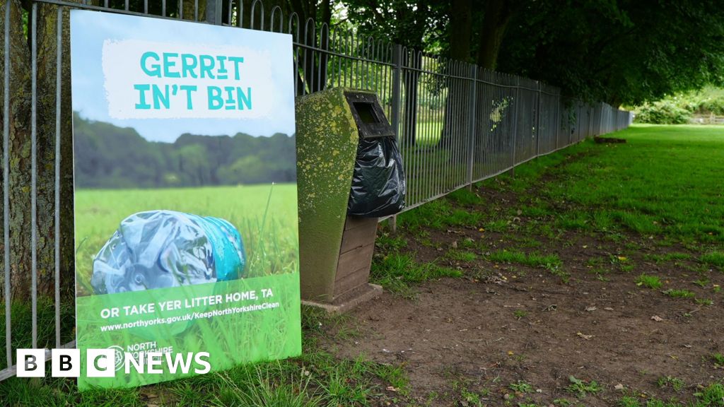 New signs drawn up after council's dialect apostrophe error - BBC News