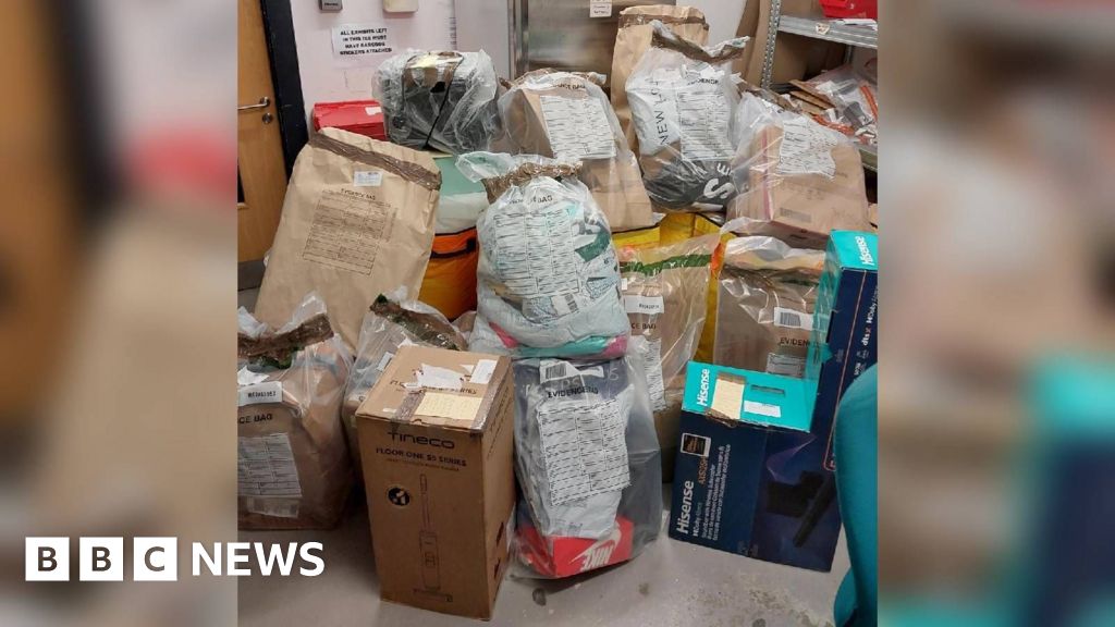 Delivery driver arrested after suspected Southampton parcel theft - BBC ...