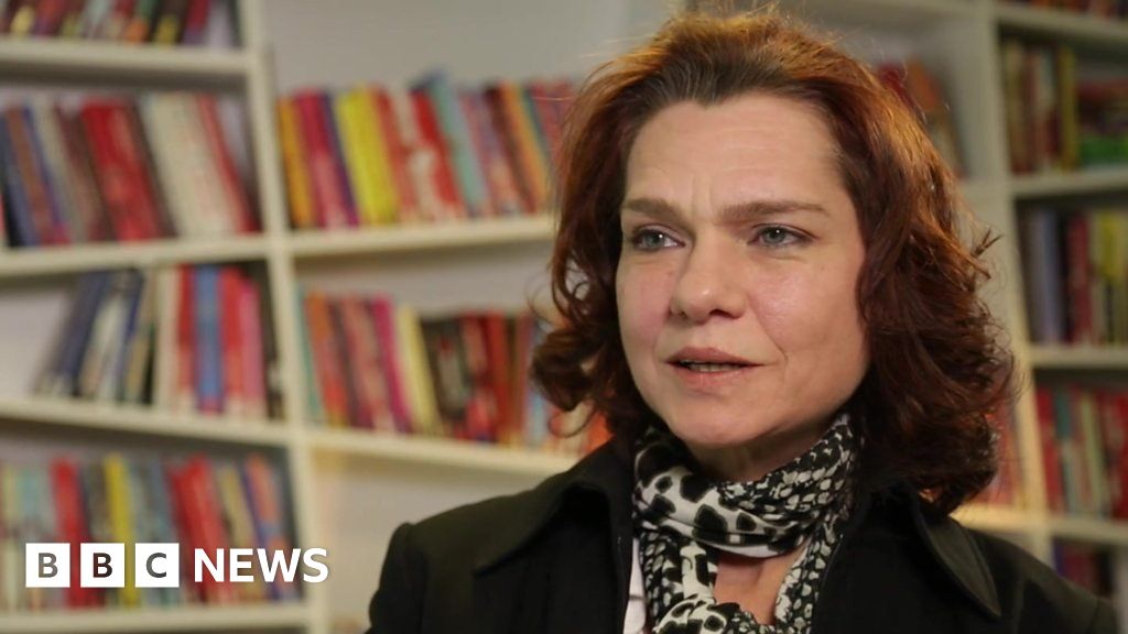 'Open, police!' The day a Turkish writer's life changed - BBC News