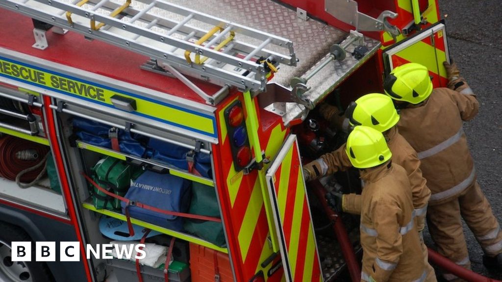 Body found after Boxing Day house fire on Skye - BBC News
