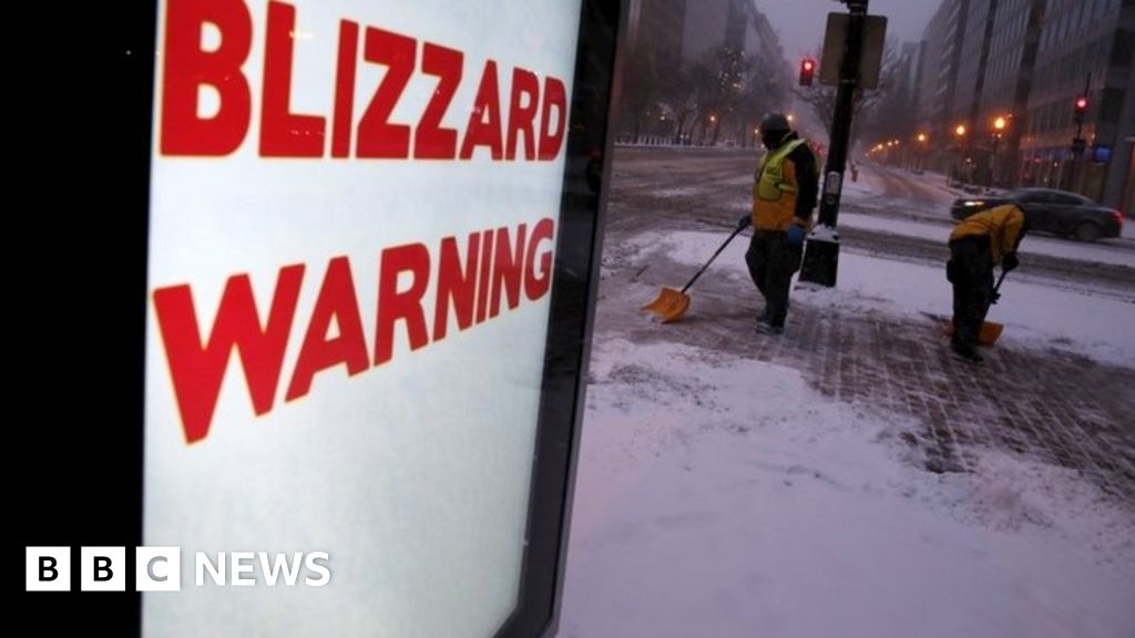 DC blizzard: How bad will it get? - BBC News