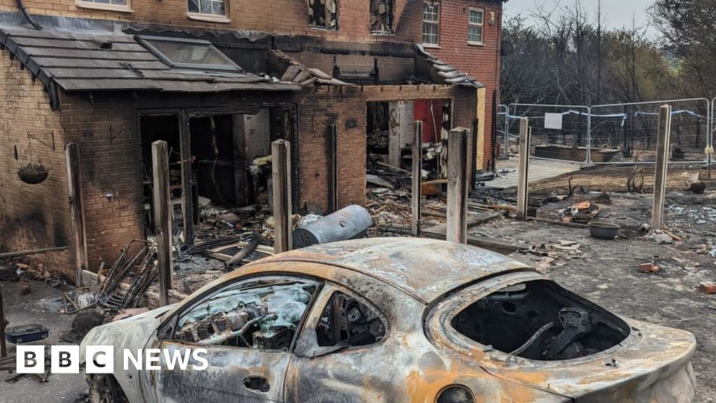 Rotherham family's wildfire warning as new heatwave arrives - BBC News