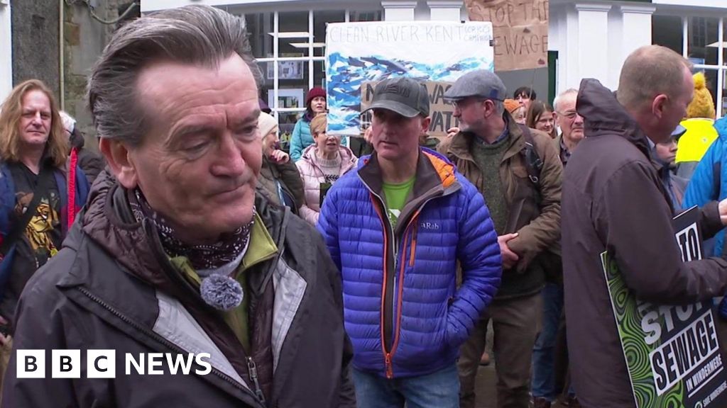 Feargal Sharkey joins Save Windermere campaigners - BBC News