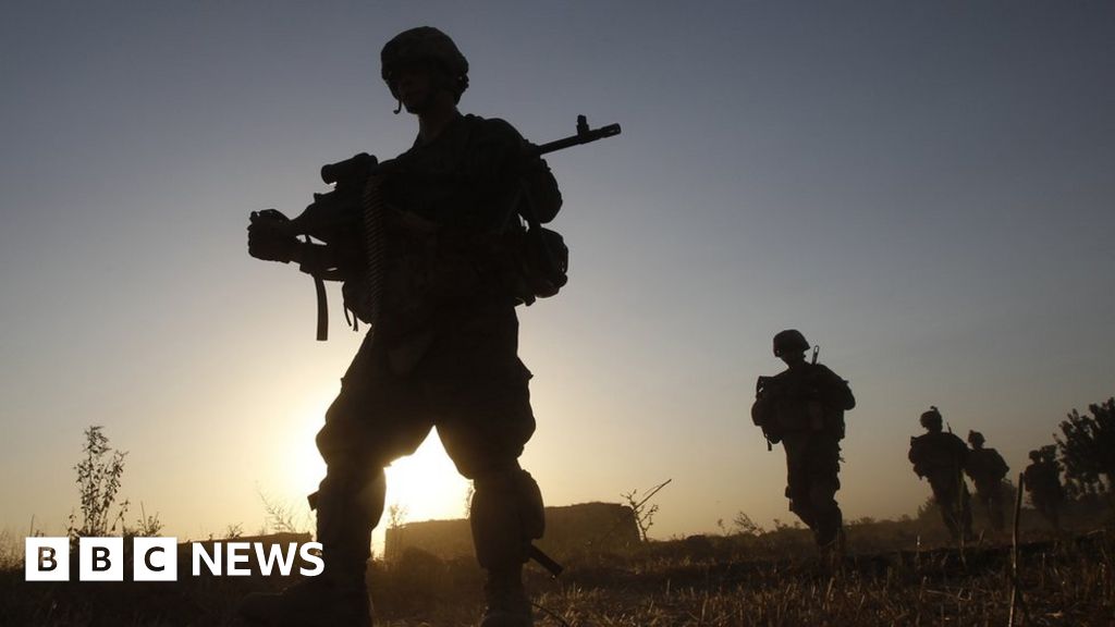 Defence Secretary to review SAS Afghanistan emails - BBC News