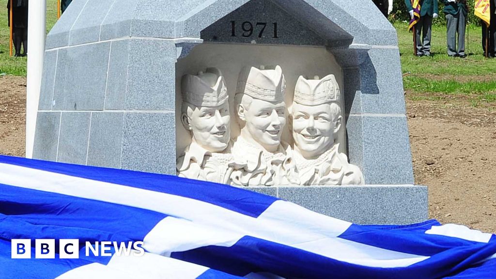 SNP's John Mason sorry for IRA 'freedom fighters' tweet - BBC News