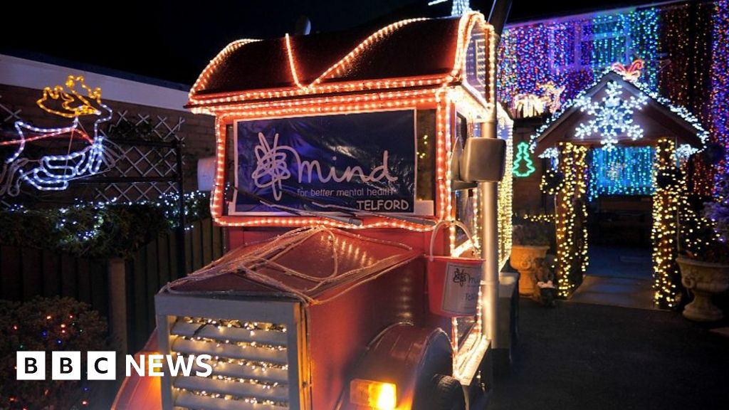 Telford family switch on 75,000 Christmas lights - BBC News