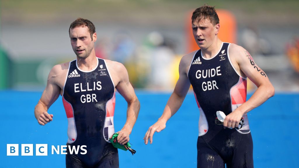 Dave Ellis: Para-triathlete and guide given award by peers
