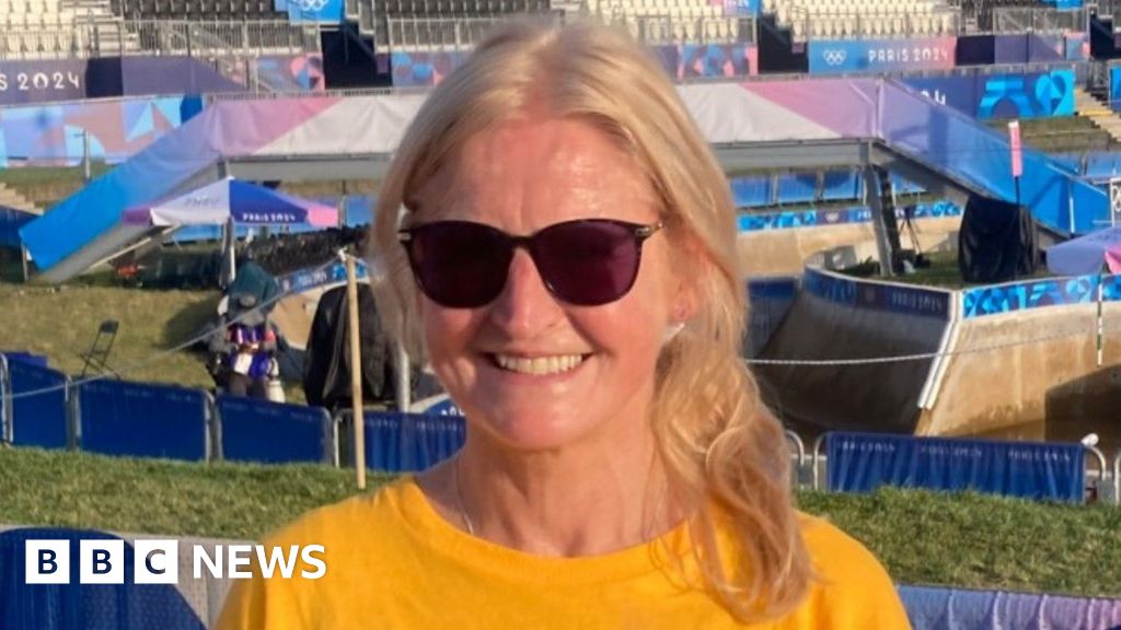 Mum of Olympic medallist canoeist Adam Burgess recalls his tears - BBC News
