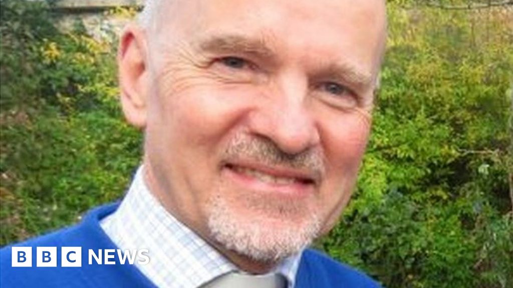 Archdeacon of Bath Andy Piggott announces retirement - BBC News