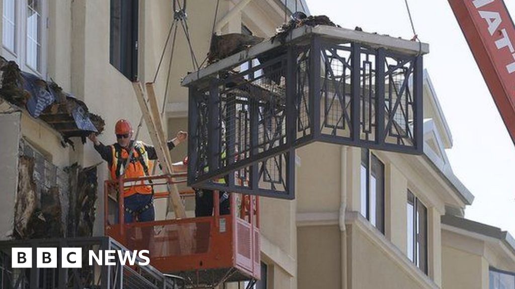 Berkeley balcony collapse families reach partial settlement - BBC News