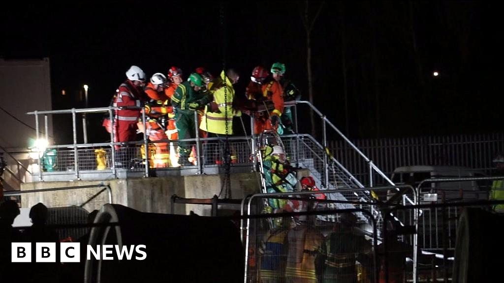 Llanelli site rescue after worker is trapped - BBC News