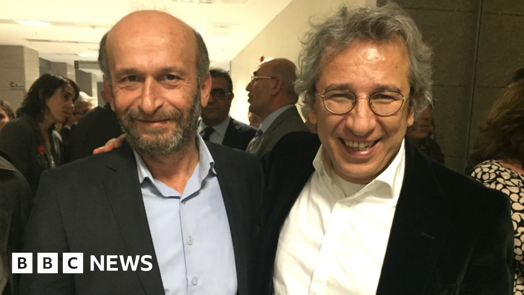 Turkey jails Cumhuriyet journalists Can Dundar and Erdem Gul - BBC News